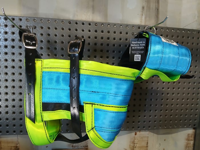 FULL CHESTPLATE WITH LEG FLAPS-LARGE